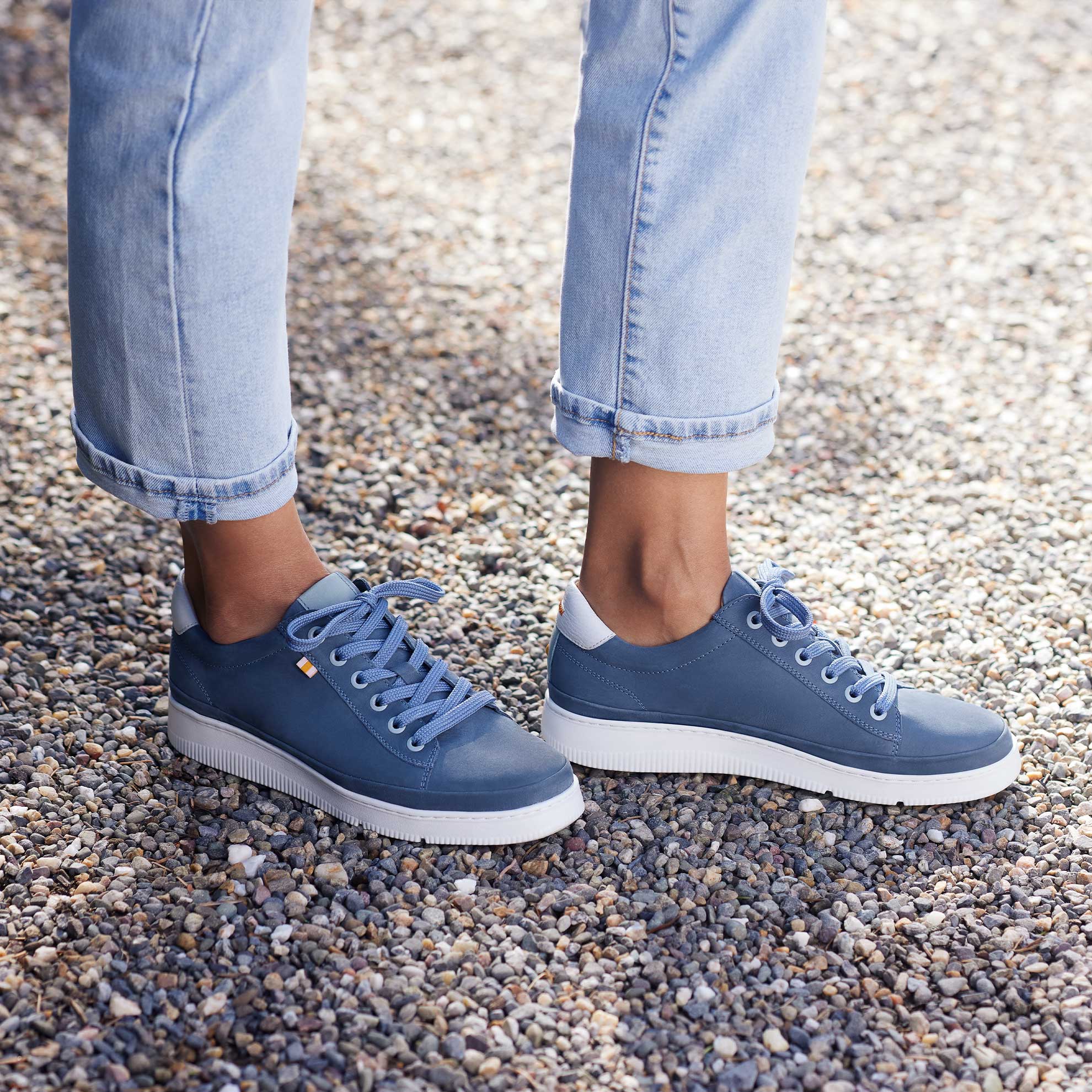 Women's Featherlight Laguna Sport | Blue Nubuck – Samuel Hubbard