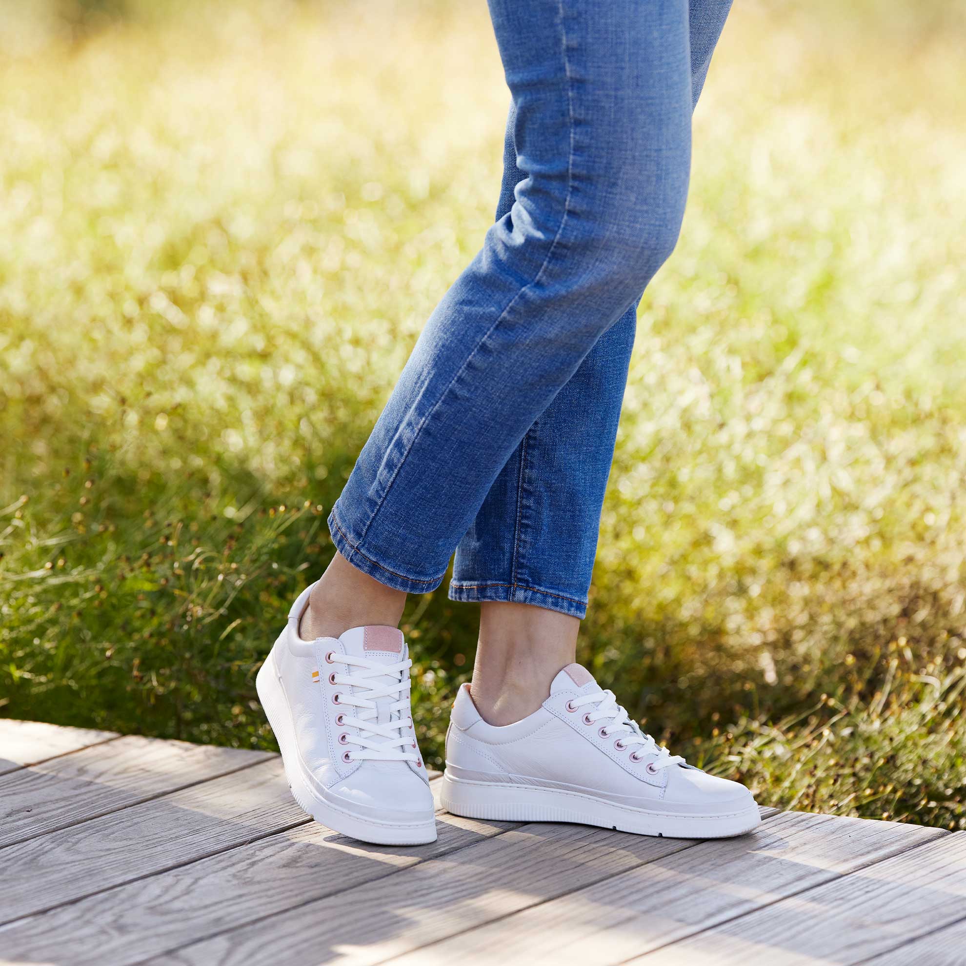 (取寄) サミュエル ハバード レディース フェザーライト ラグナ スポーツ Samuel Hubbard women Featherlight Laguna Sport White Leather Women's Featherlight Laguna Sport | Cloud White Leather – Samuel