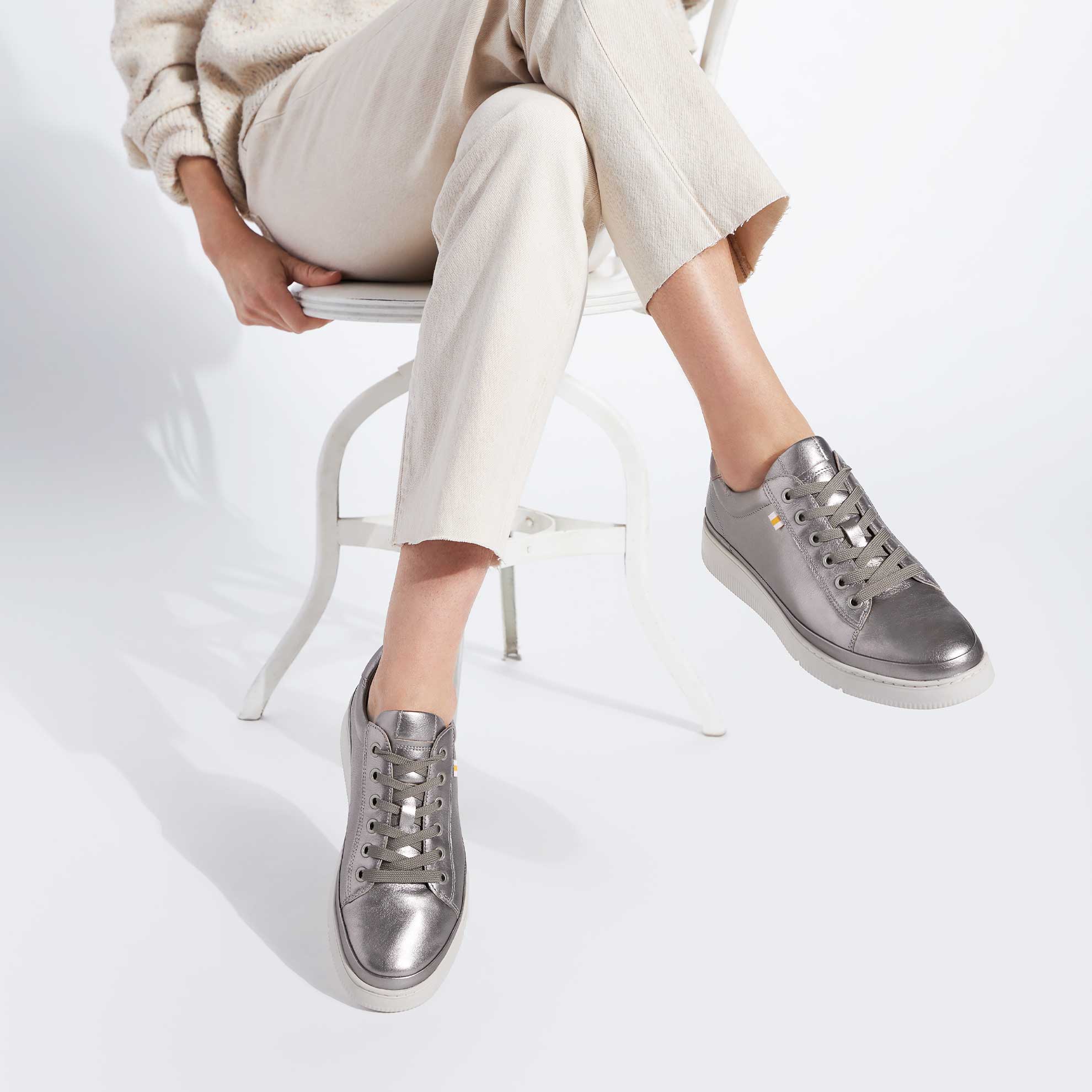 Women's Featherlight Laguna Sport | Pewter Leather – Samuel Hubbard